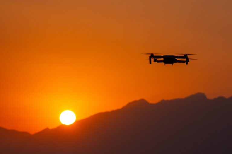 Fotografía aérea y video con drones para empresas - Adrone